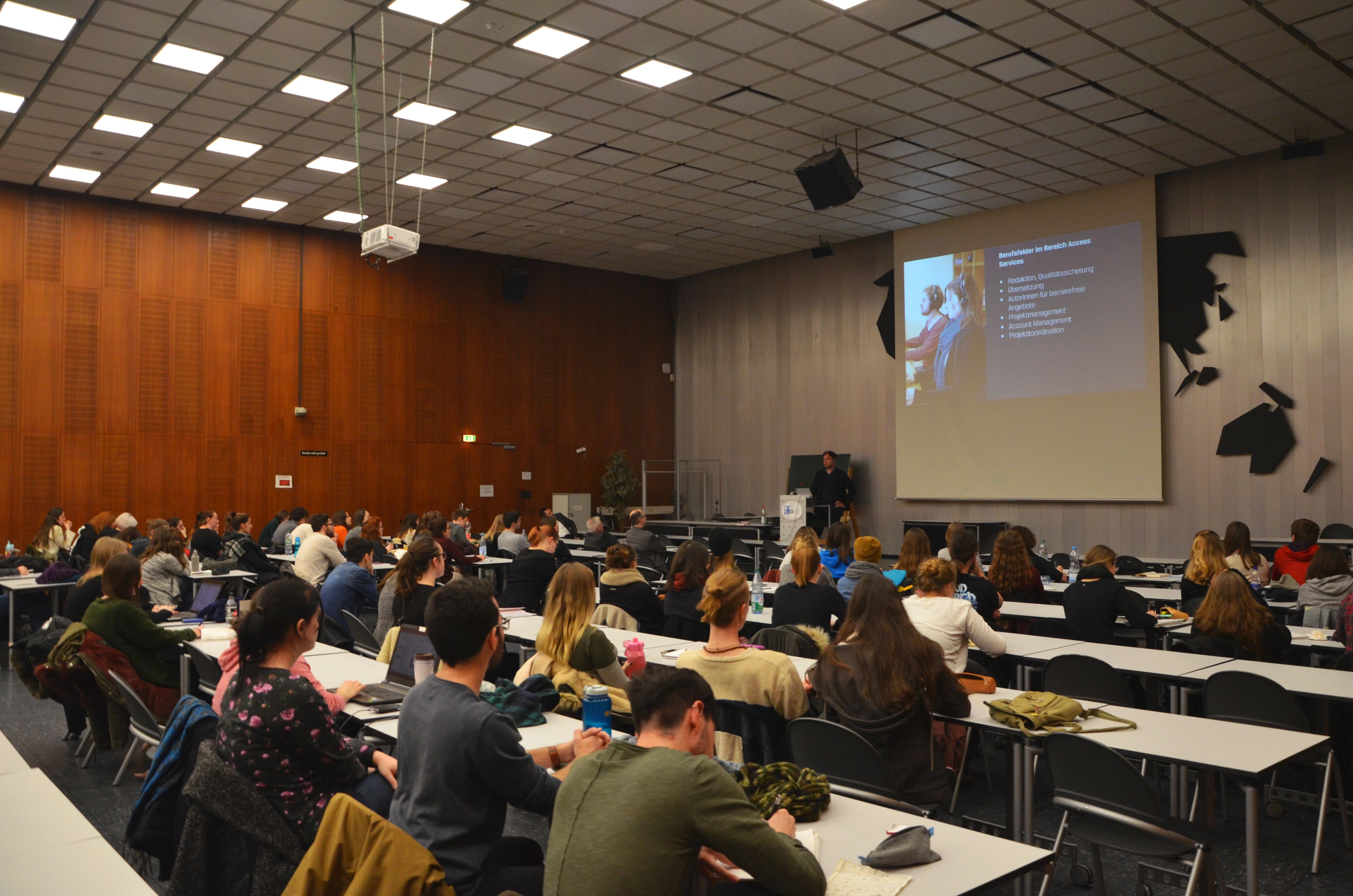 „Spezialisiert. Vielfältig. Vernetzt. Arbeiten in der digitalen ...